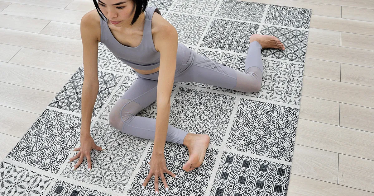 薄着の季節を前に、お腹周りを刺激するストレッチ＜代謝アップ編＞｜【連載】毎日5分でからだを変えよう！「筋膜プリプリ体操」｜Aktio Note-アクティオノート〜創造する人のためのノート〜